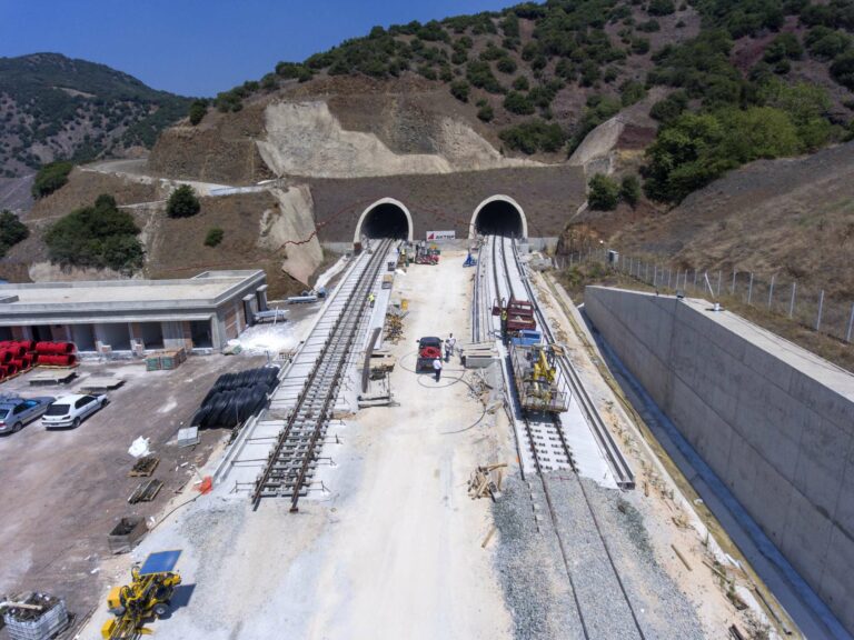 Την άνοιξη του 2018 έτοιμη η σιδηροδρομική γραμμή Αθήνα – Θεσσαλονίκη ...