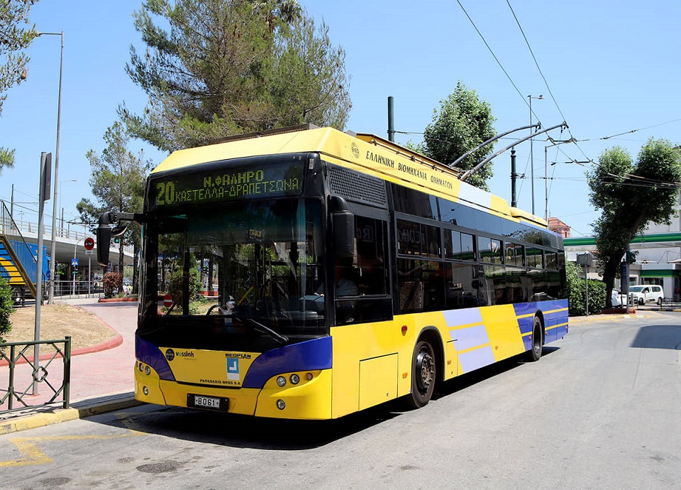 «Οδηγός τρόλεϊ τράβηξε όπλο και απείλησε επιβάτη» – Athens Transport