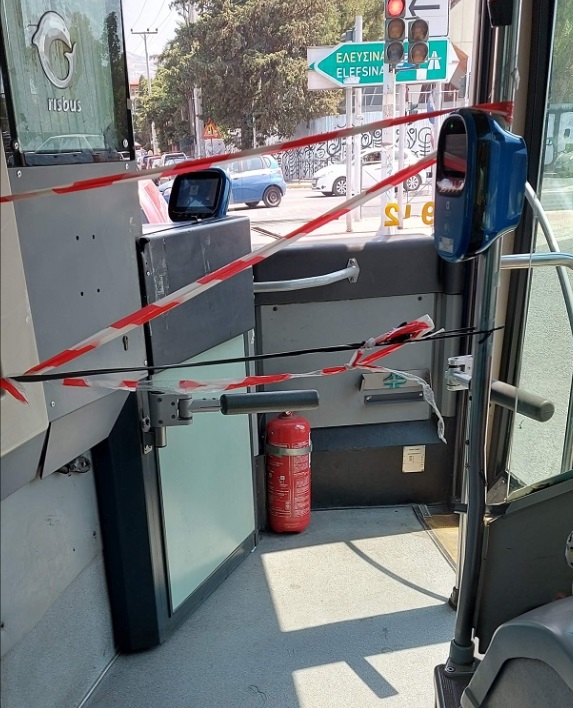 Σκέψεις για επαναφορά της υποχρεωτικής εισόδου από την πρώτη πόρτα των ...
