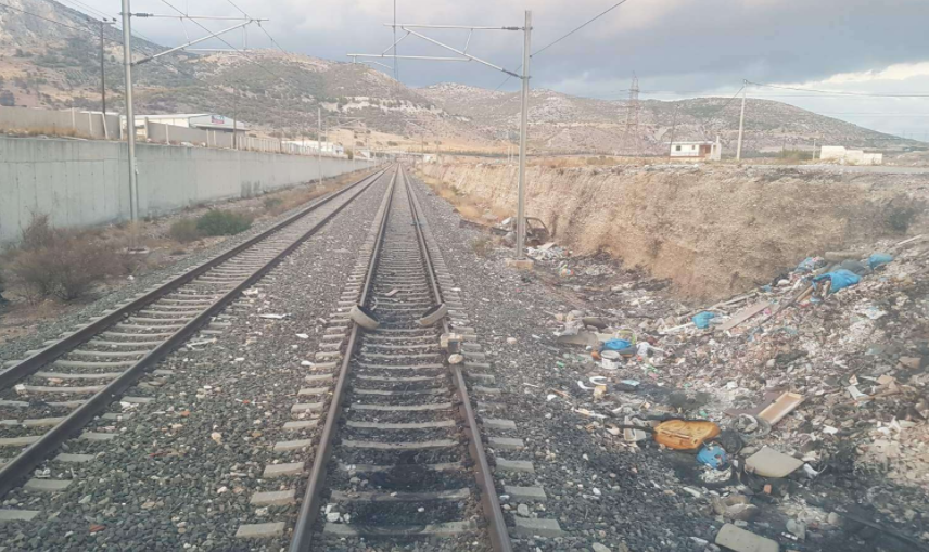 Νέο περιστατικό λιθοβολισμού συρμού του Προαστιακού στον Ασπρόπυργο ...