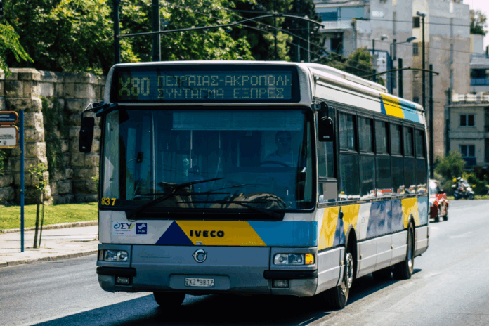 Επαναλειτουργεί η λεωφορειακή γραμμή Χ80 Πειραιάς – Ακρόπολη – Σύνταγμα ...